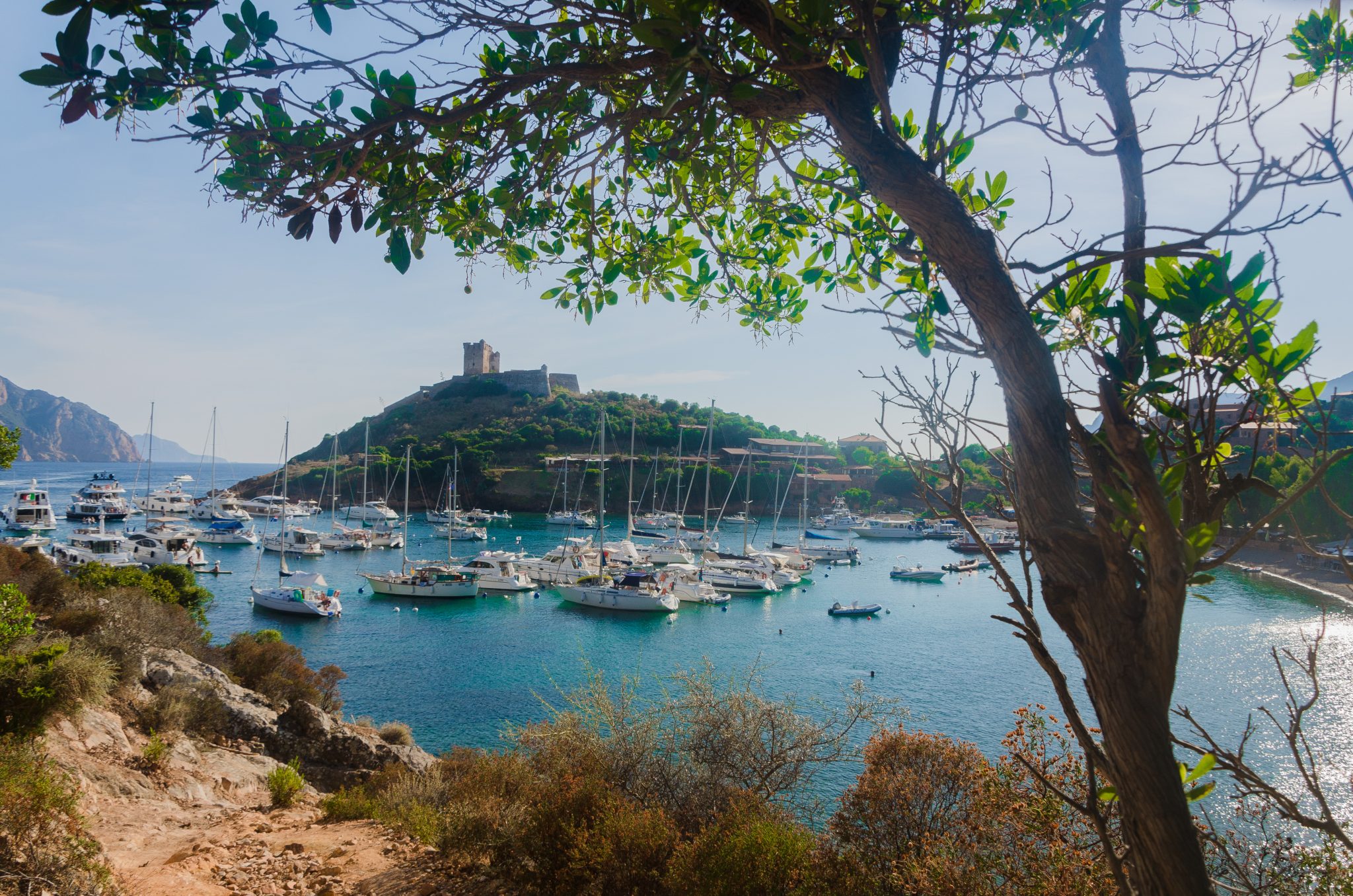 RANDONNÉES VERS GIROLATA - Port de plaisance de Girolata / Ghjirulatu ...