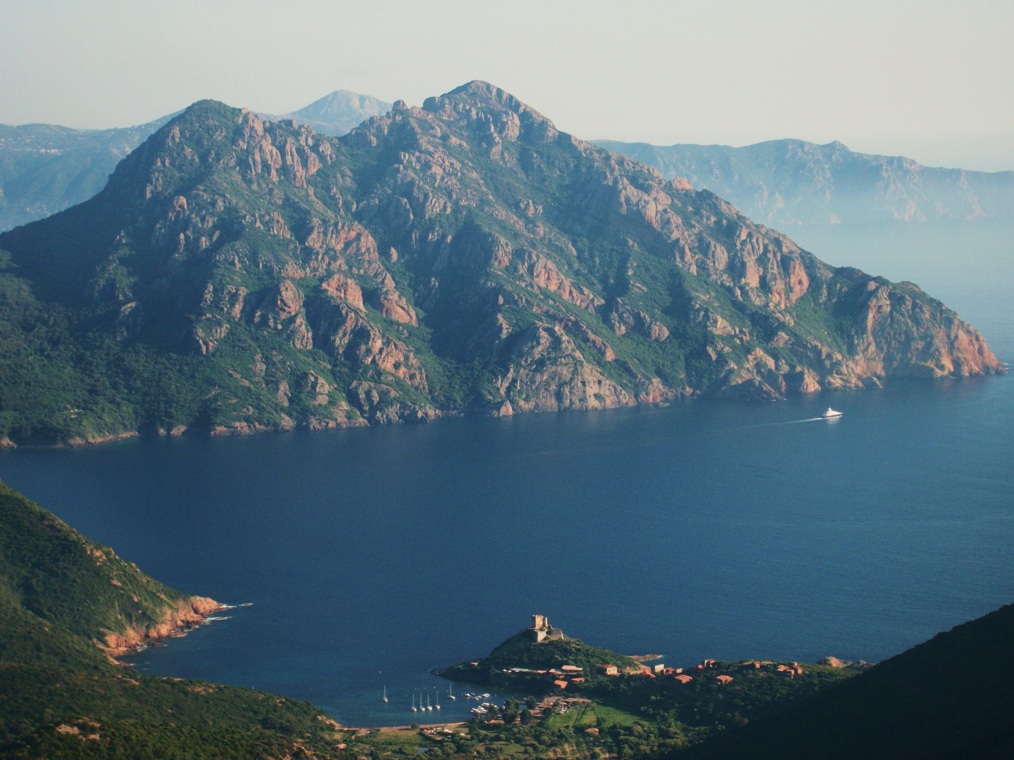 RANDONNÉES AU DÉPART DE GIROLATA - Port de plaisance de Girolata ...